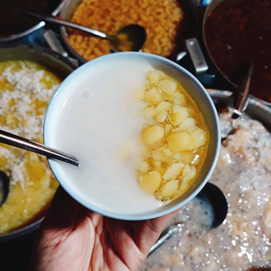 Thưởng thức những món chè Huế đầy hấp dẫn tại chè Mợ Tôn Đích
