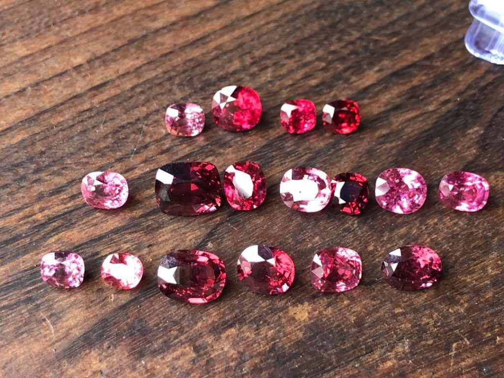 Chợ đá quý Lục Yên: Điểm du lịch độc đáo của vùng đất Yên Bái