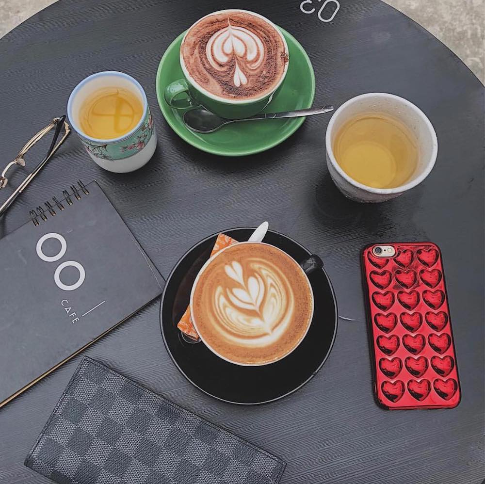 Đam mê phong cách tối giản thì nhớ lưu lại địa chỉ của OO Cafe Huế