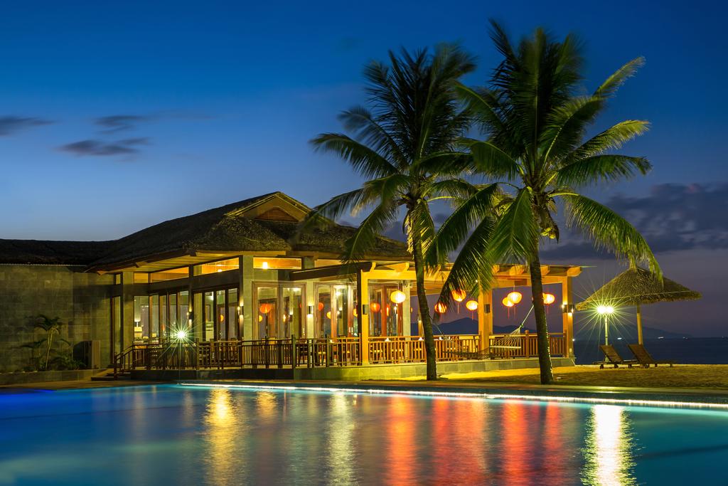 Golden Sand Resort and Spa - Khu nghỉ dưỡng 5 sao có bể bơi dài nhất ...