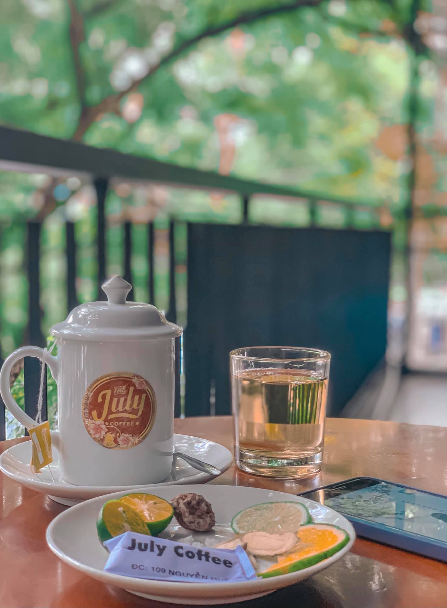 July Coffee - Góc nhỏ yên tĩnh giữa nhịp sống hiện đại