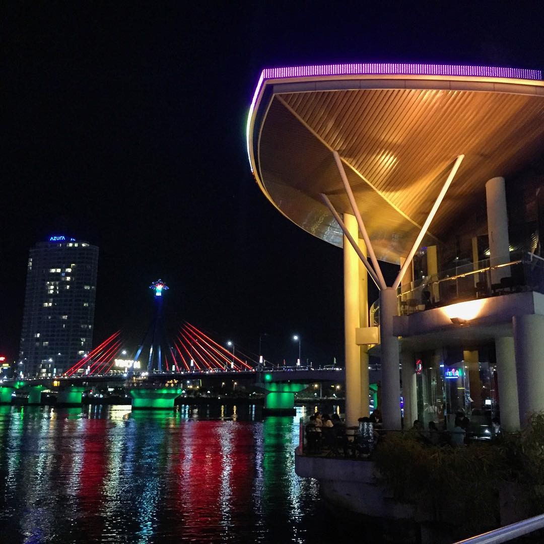 Memory Lounge Đà Nẵng - Chiếc lá khổng lồ bên cạnh sông Hàn