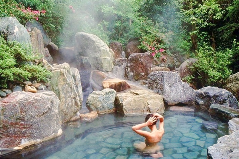 Tắm Onsen Tại Suối Khoáng Nóng Núi Thần Tài Đà Nẵng