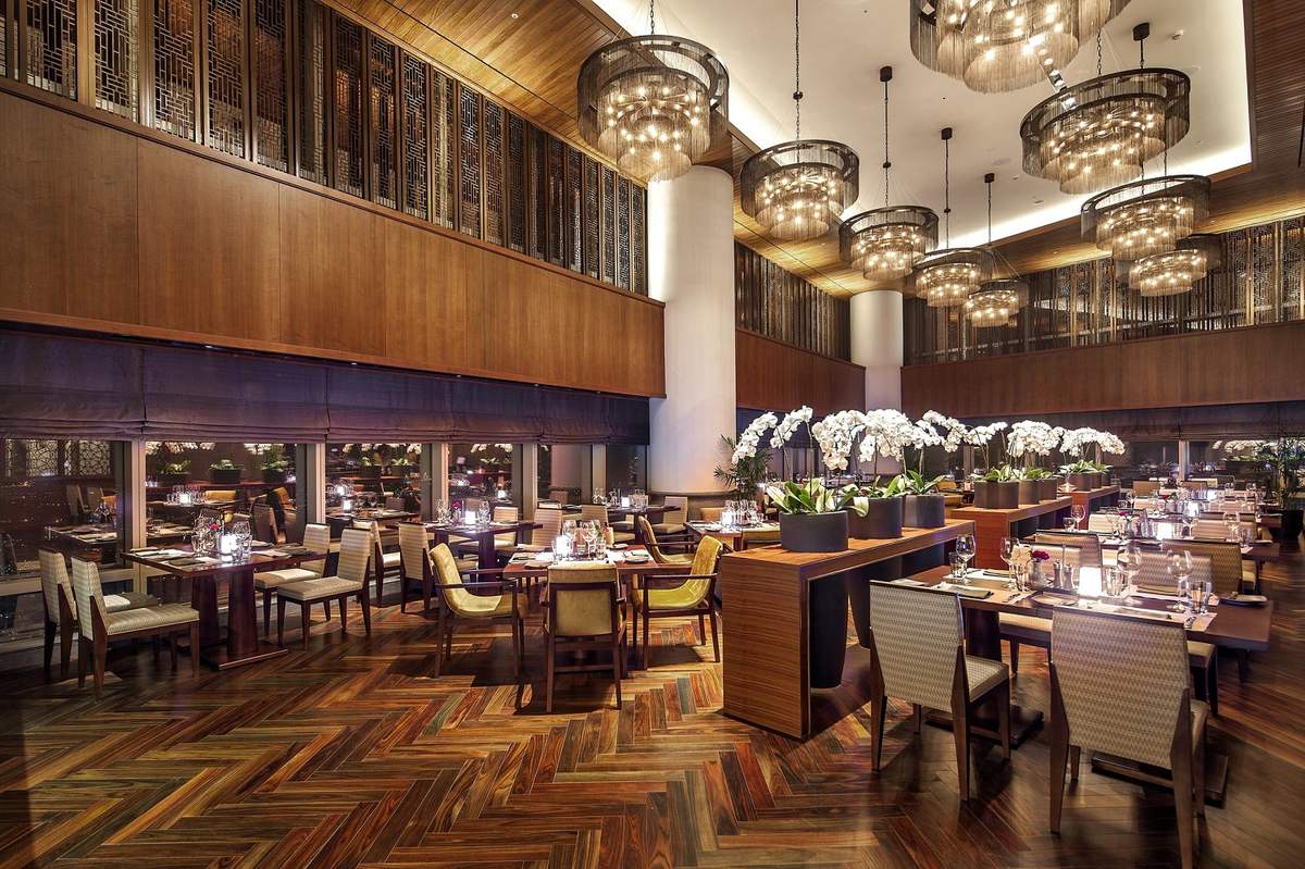 Trải nghiệm ẩm thực độc đáo trong không gian sang trọng, hiện đại tại ...