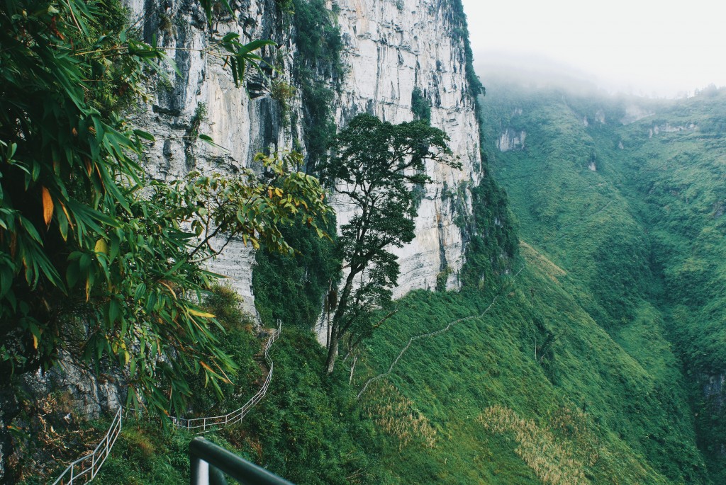Trekking Vách Đá Thần - Chinh phục 'Tầng trên của Đệ nhất hùng quan ...